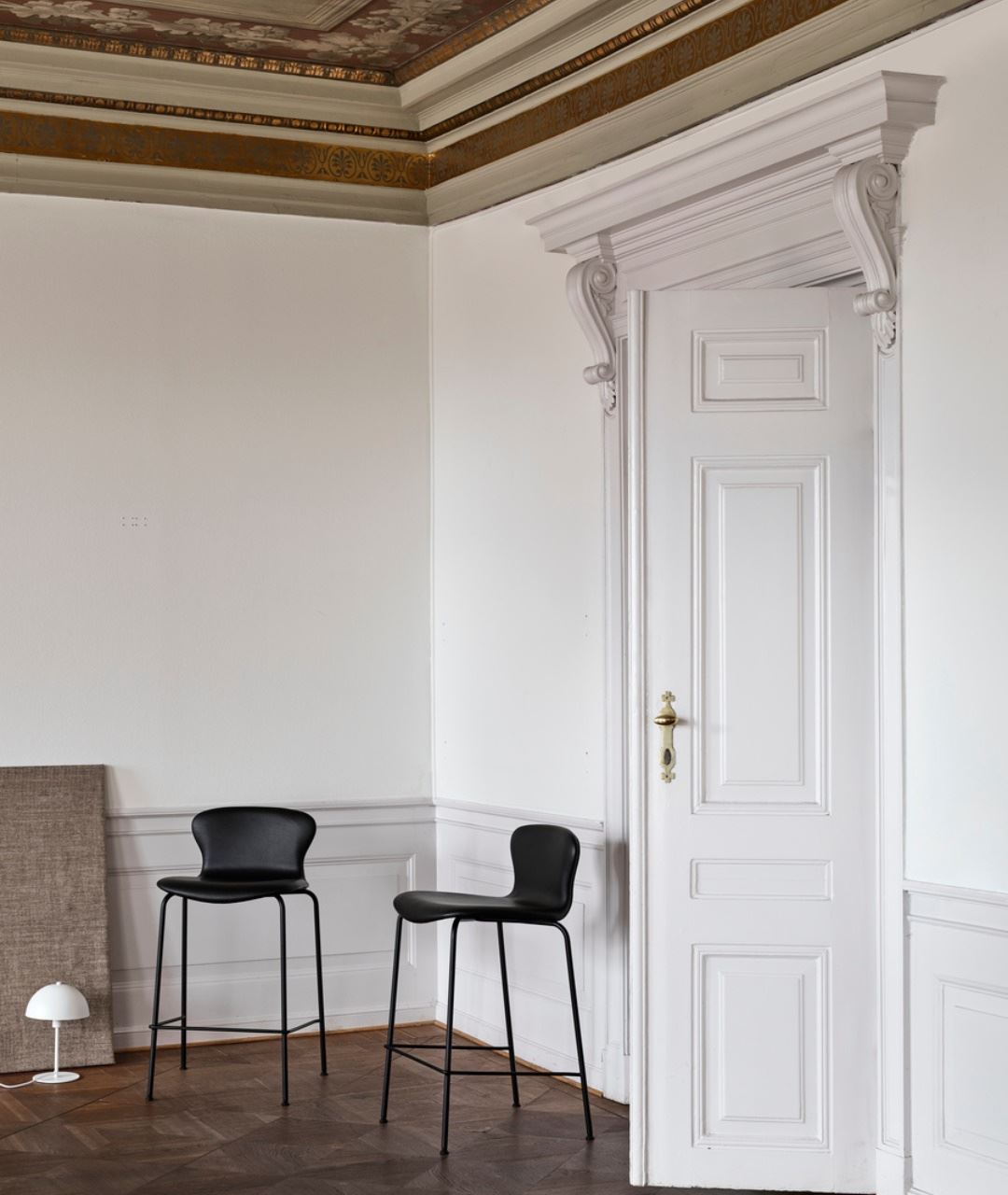 Bruunmunch PLAYchair Bar LowBack Fully Upholstered - Bouclé Crush 40/Black