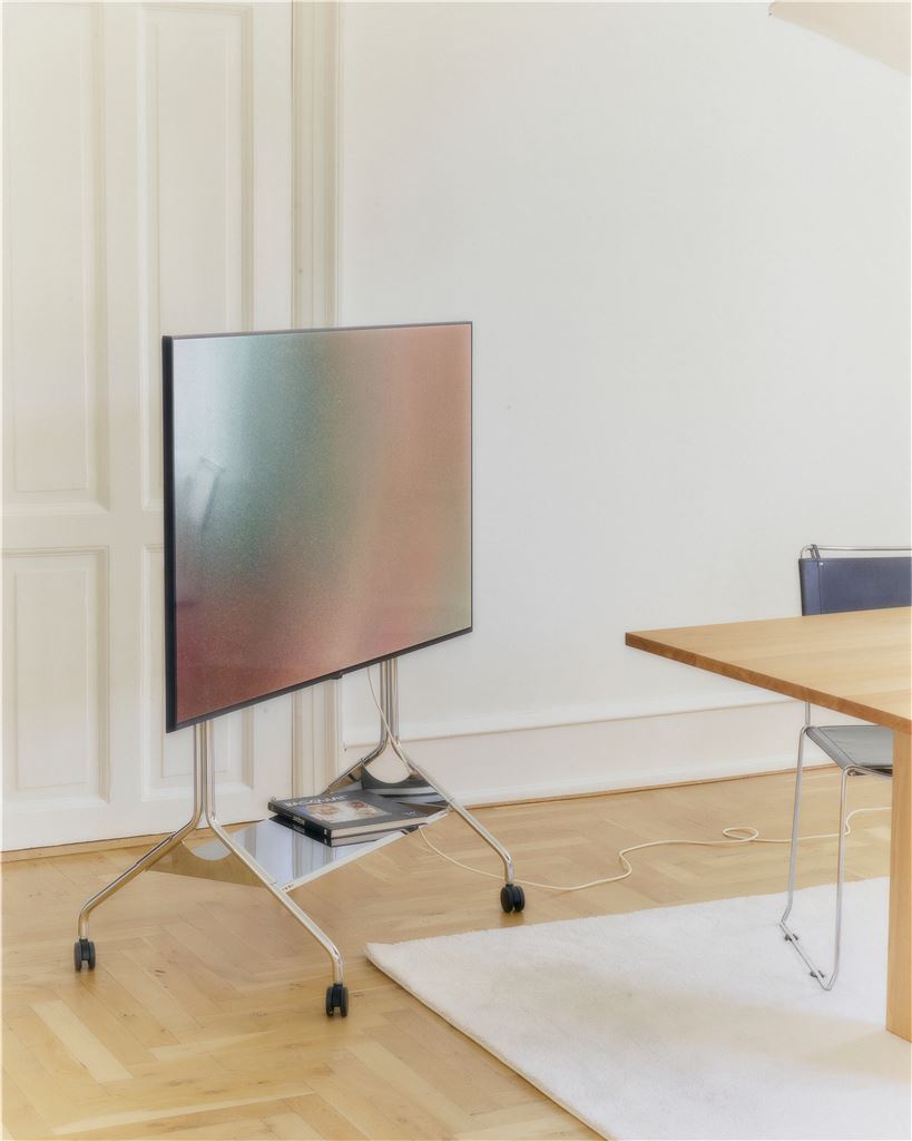 Pedestal Pipe Moon Rollin' Tall TV Stativ 121x78 cm - Chrome