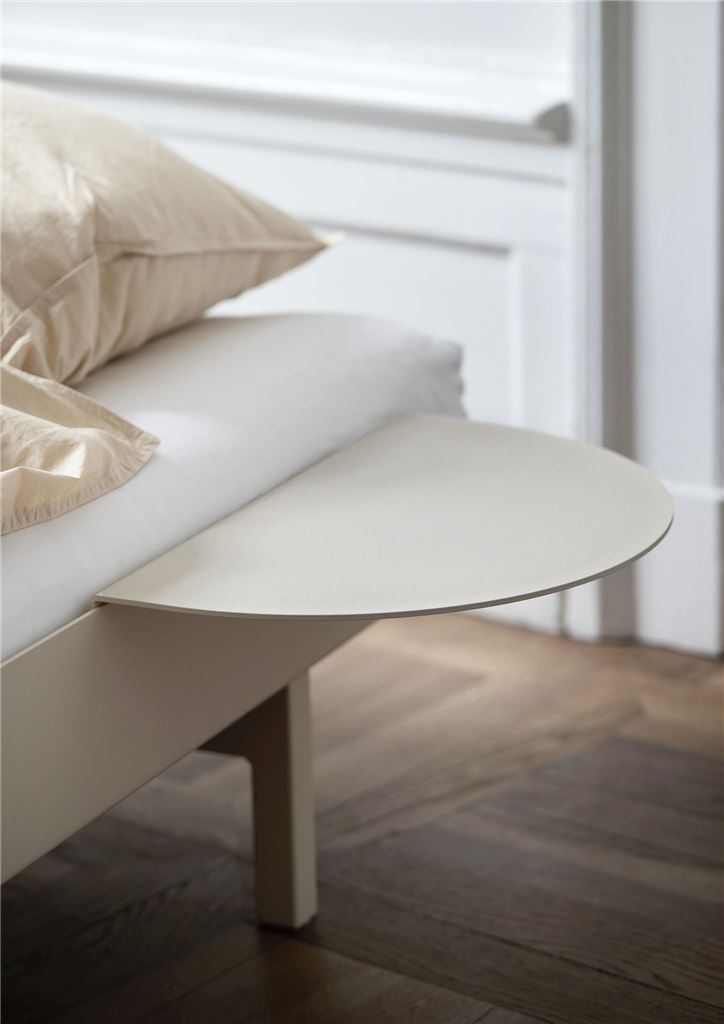 Moebe Bed Frame w. Slats & 1x Side Table 179x180 cm - Sand