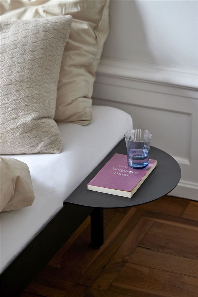 Moebe Bed Frame w. Slats & 1x Side Table 179x160 cm - Black